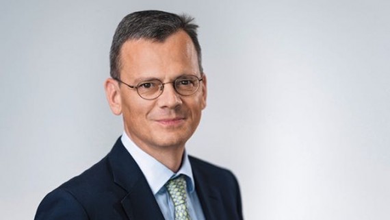 Dominik Asam neu im Aufsichtsrat von Bertelsmann - OWL Journal | OWL ...