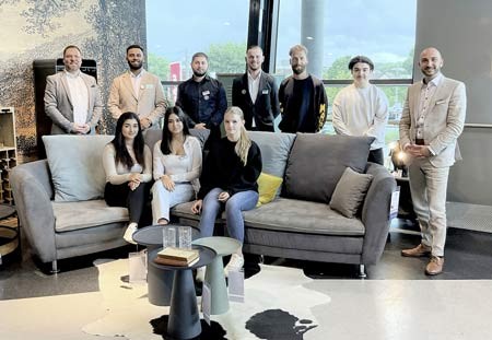 Ausbildungsstart bei Zurbrüggen in Bielefeld - 9 neue Azubis in ...